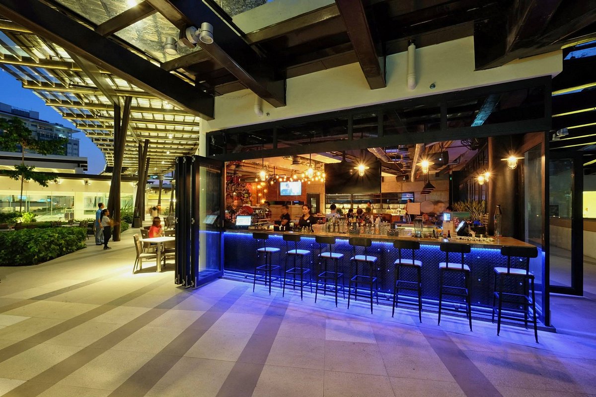 Top Bars in Cebu City: Your Ultimate Nightlife Guide - Mad Monkey Hostels